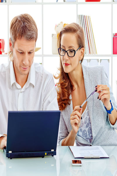 10 Accessories That Are Inappropriate to Wear to Work