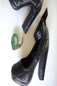 DOES TAPING YOUR TOES TOGETHER MAKE WEARING HIGH HEELS MORE COMFORTABLE?