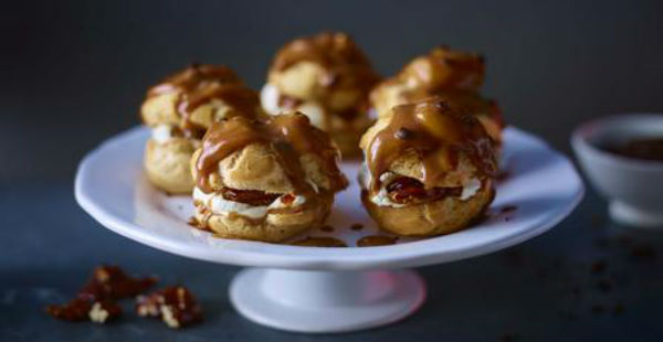 Caramel and coffee choux buns